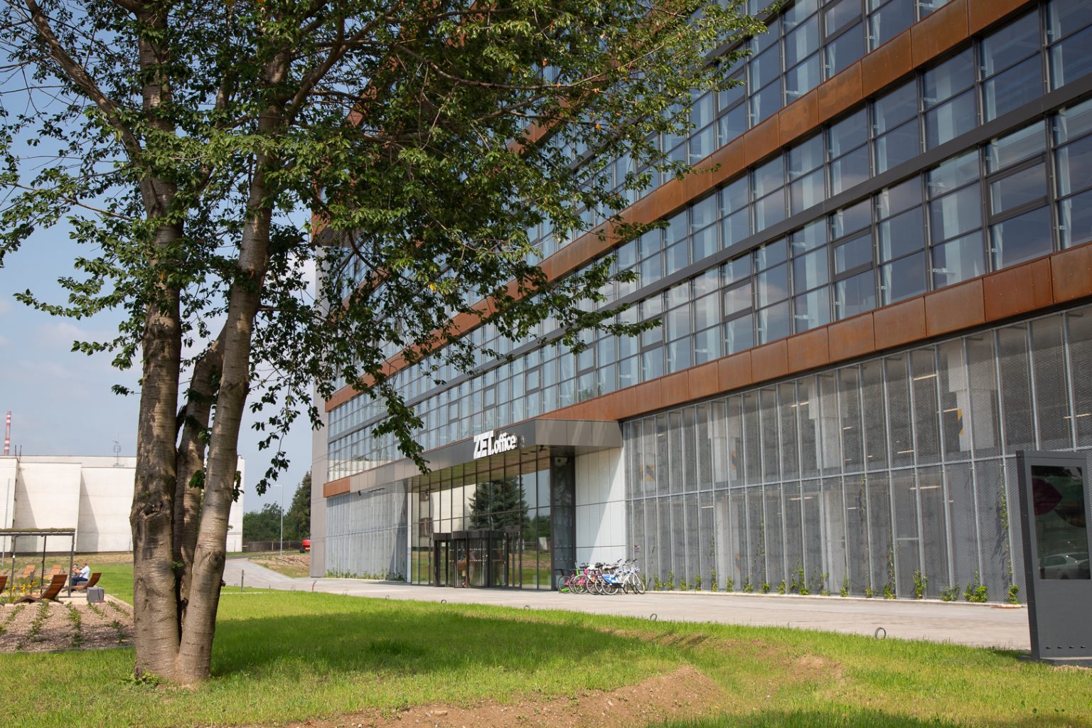 Contact info | Get in touch with Axians | Axians CZ